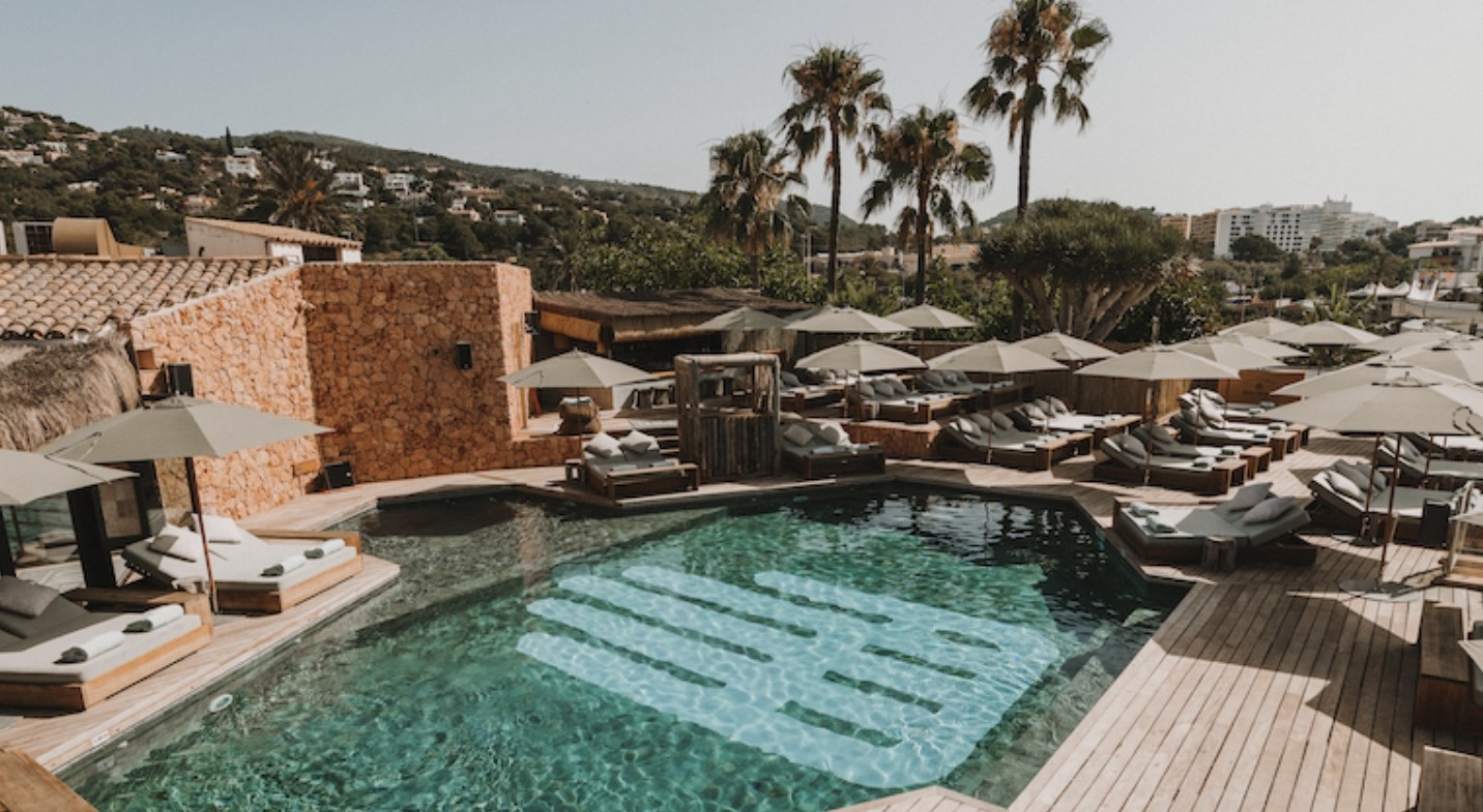 Die 10 besten Beach Clubs auf Mallorca | Click-Mallorca.com