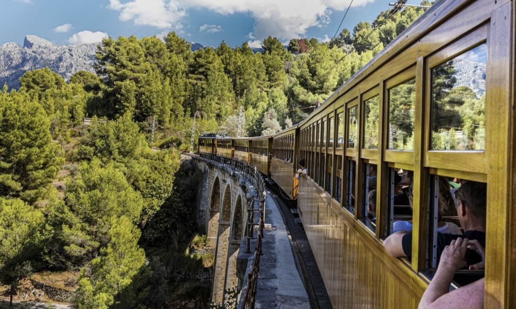 Mallorca: Scenic Island Tour by Bus, Boat, Train, Tram from 92€